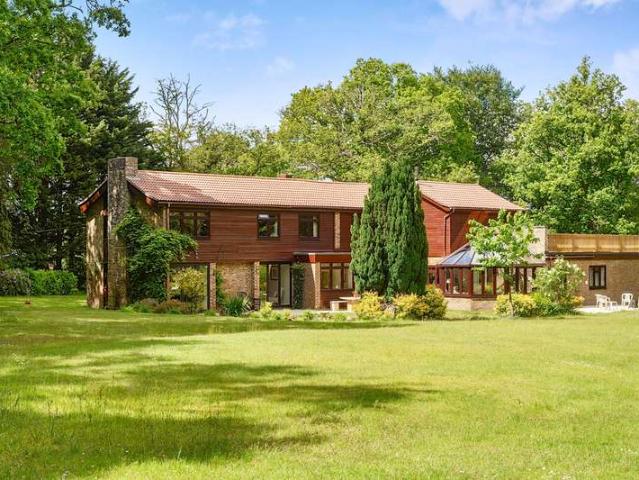 5 Bedroom Property