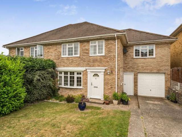 5 Bedroom Property