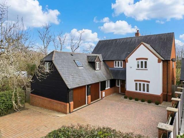 5 Bedroom Property