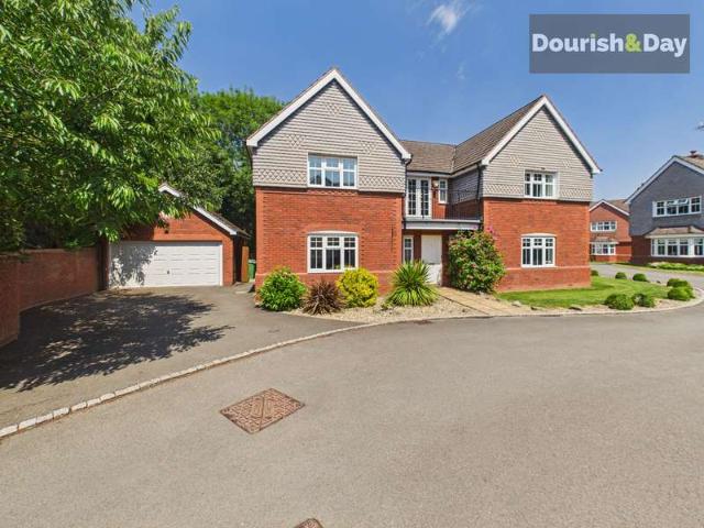 5 Bedroom Property