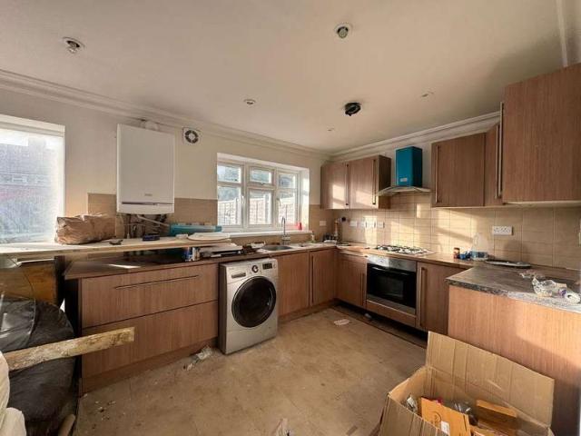 5 Bedroom Property