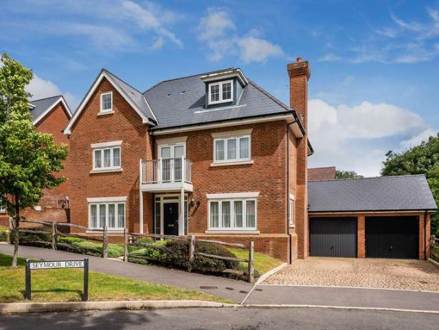5 Bedroom Property