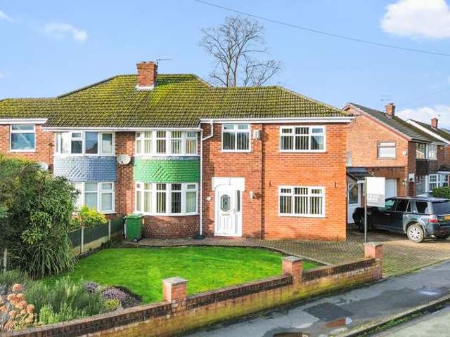 5 Bedroom Property