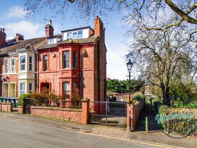 5 Bedroom Property