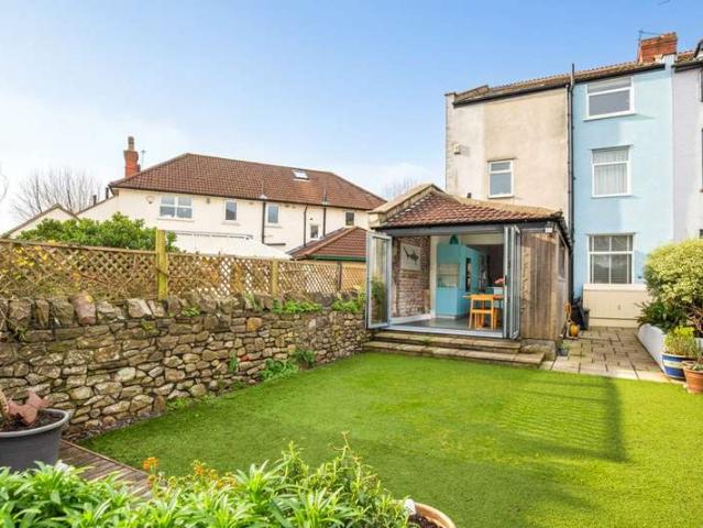 5 Bedroom Property