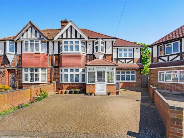 5 Bedroom Property