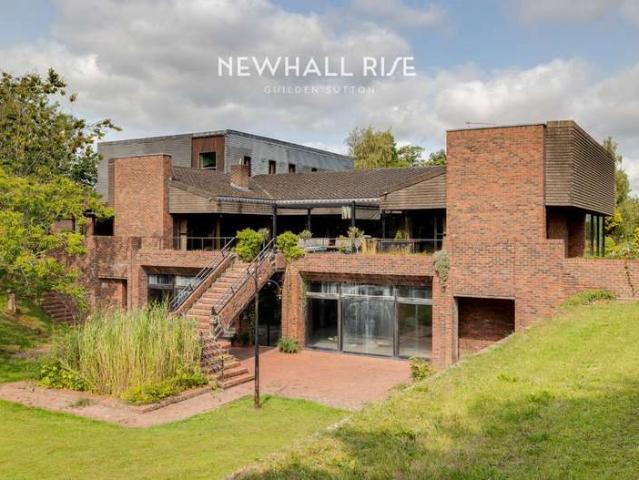 5 Bedroom Property