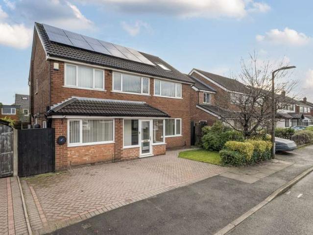 5 Bedroom Property