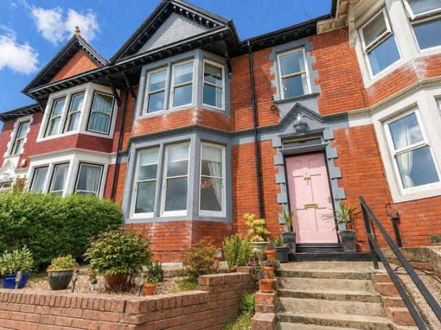 5 Bedroom Property