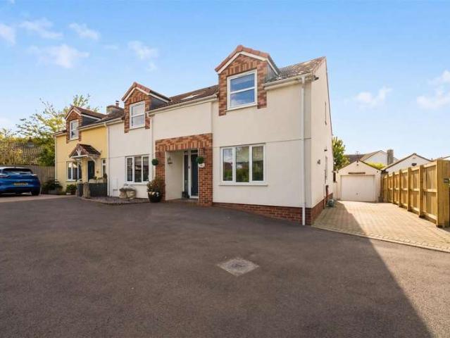 5 Bedroom Property