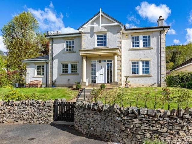 5 Bedroom Property