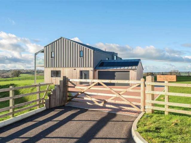 5 Bedroom Property