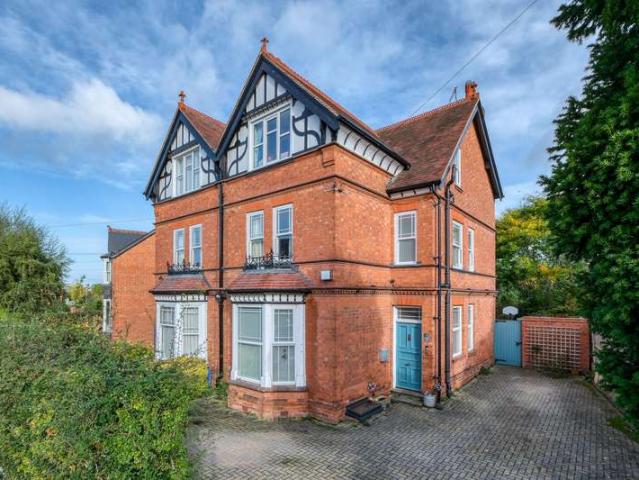 5 Bedroom Property