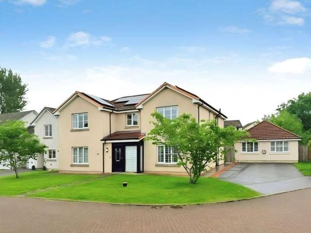 5 Bedroom Property
