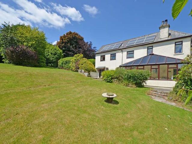 5 Bedroom Property