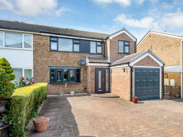 5 Bedroom Property