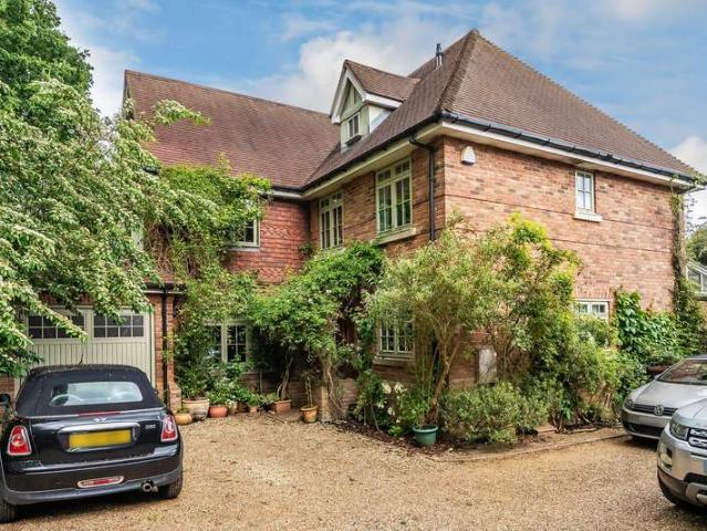 5 Bedroom Property