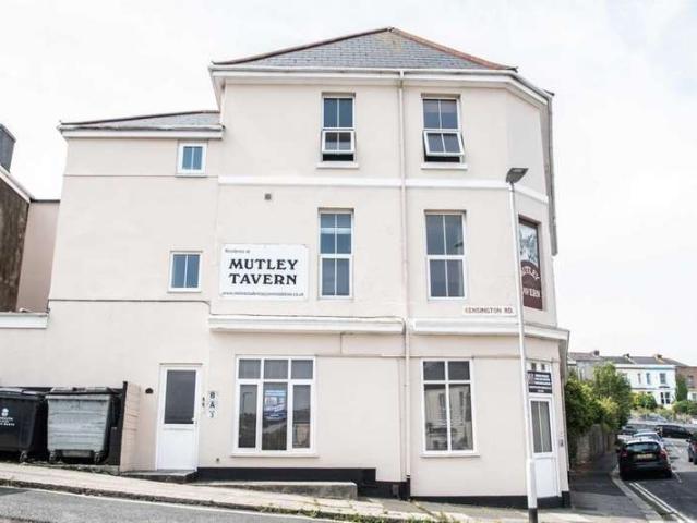 5 Bedroom Property