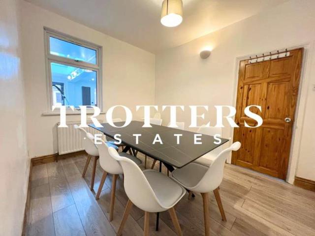 5 Bedroom Property