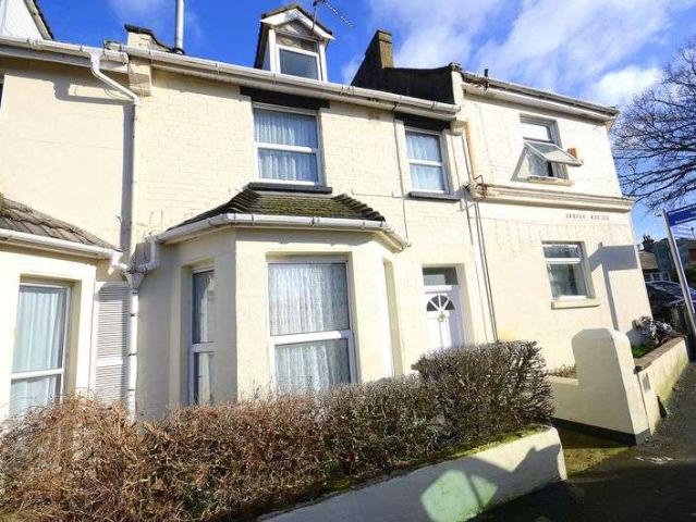 5 Bedroom Property