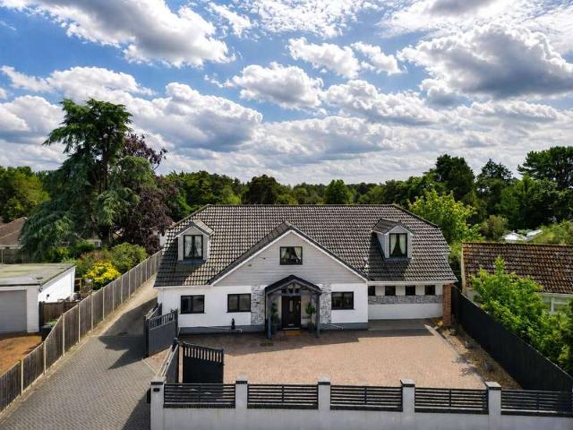 5 Bedroom Property