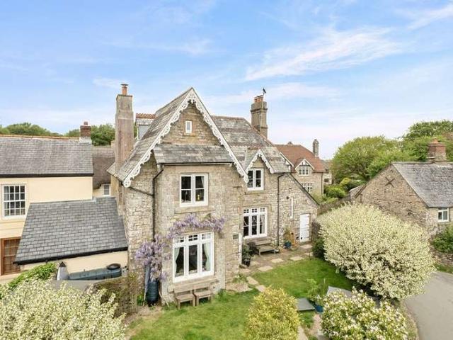 5 Bedroom Property