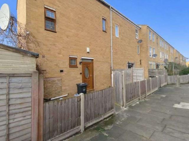 5 Bedroom Property