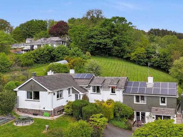 5 Bedroom Property