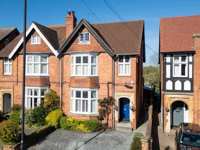 5 Bedroom Property