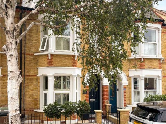 5 Bedroom Property