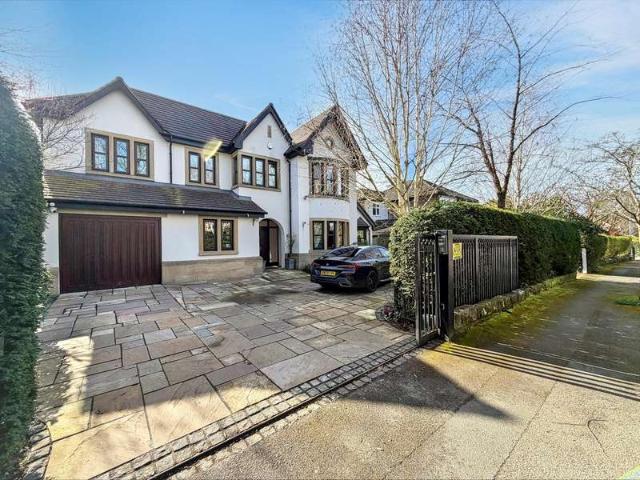 5 Bedroom Property