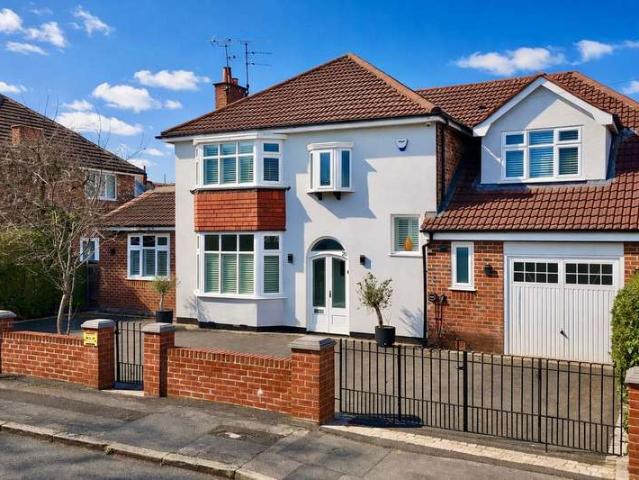 5 Bedroom Property