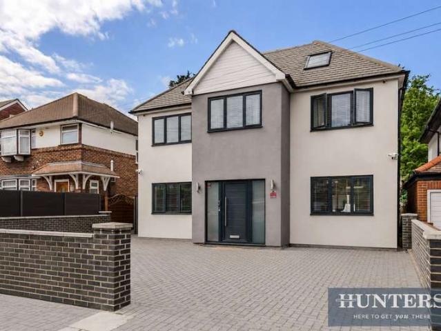5 Bedroom Property