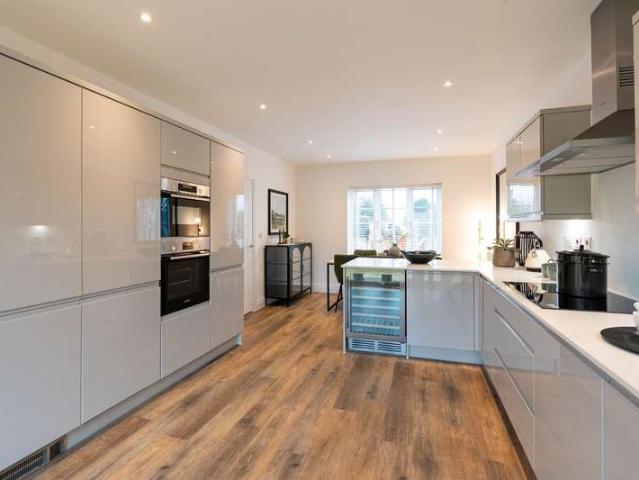 5 Bedroom Property