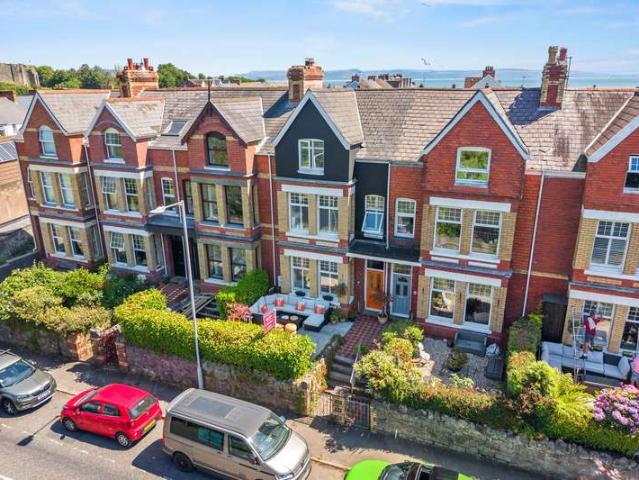 5 Bedroom Property