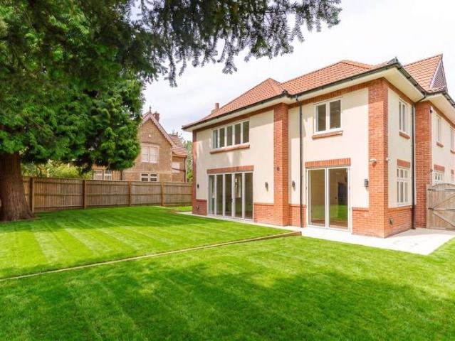 5 Bedroom Property