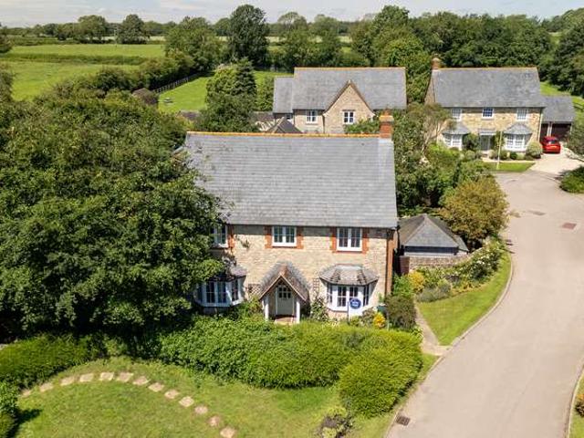 5 Bedroom Property