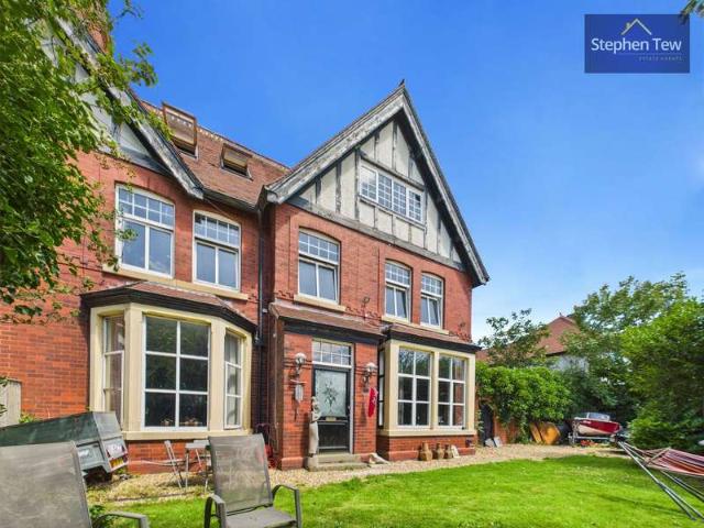 5 Bedroom Property