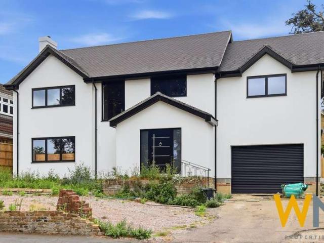 5 Bedroom Property
