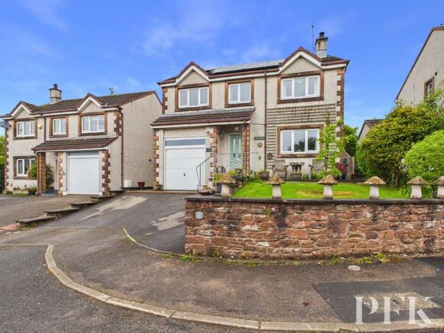 5 Bedroom Property