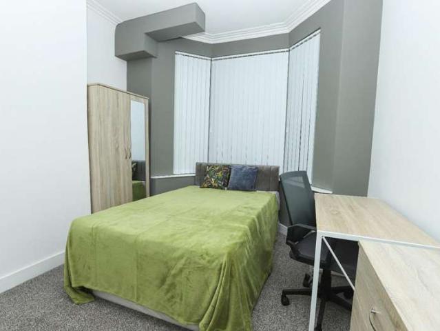 5 Bedroom Property