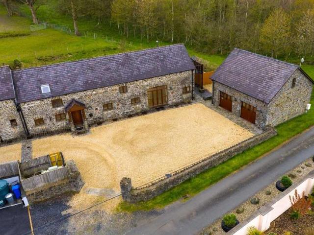 5 Bedroom Property