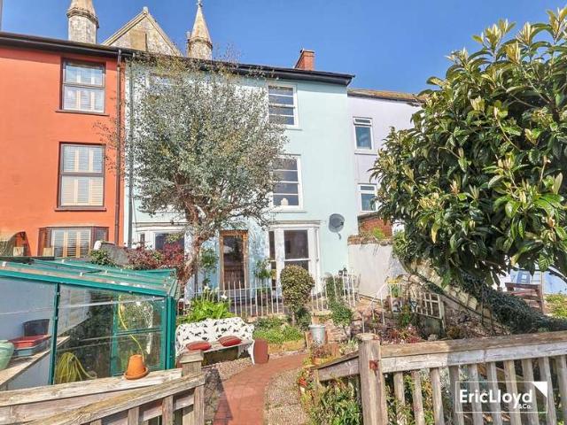 5 Bedroom Property