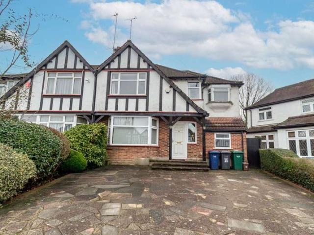 5 Bedroom Property