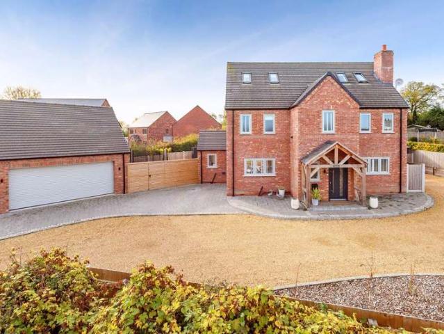 5 Bedroom Property