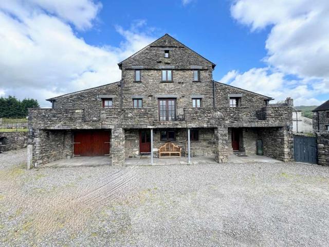 5 Bedroom Property