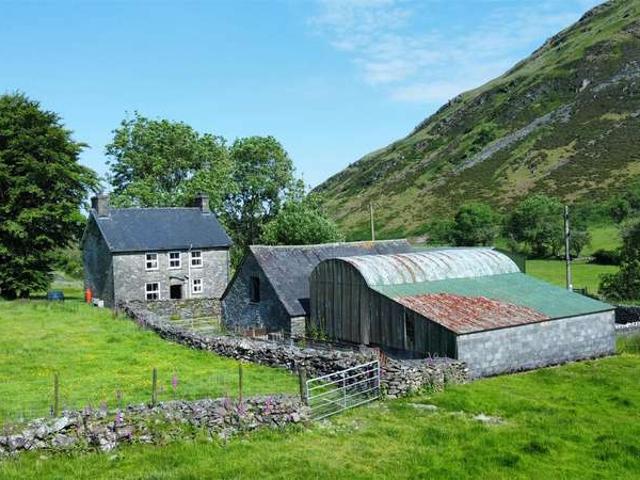 5 Bedroom Property