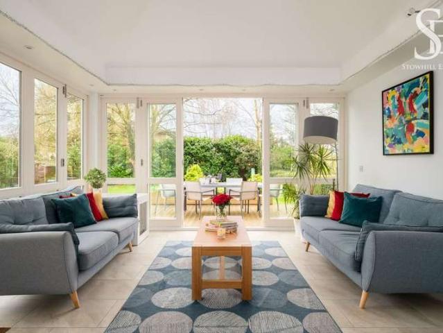 5 Bedroom Property
