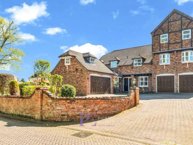 5 Bedroom Property