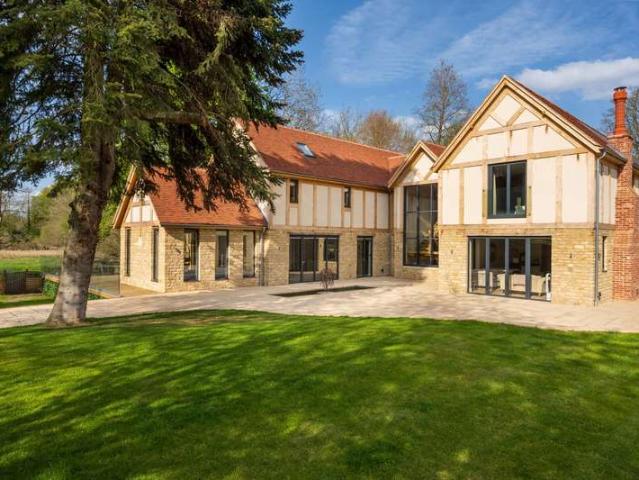 5 Bedroom Property